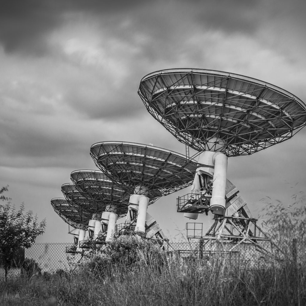 How High-Frequency Signals are Transported Over Long Distances